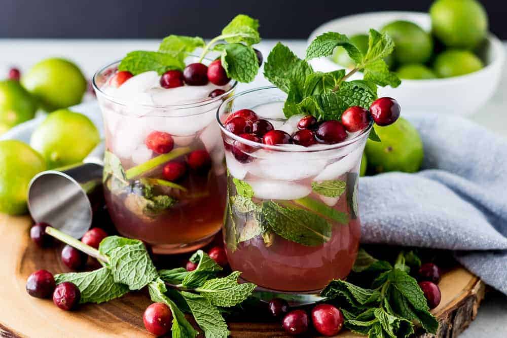 11 Festive Winter Mocktails {Non-Alcohol Drinks}